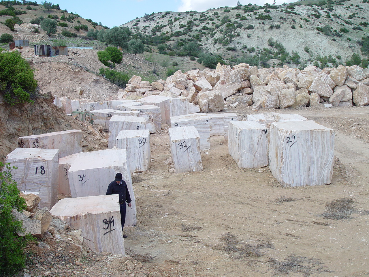 ONYX QUARRY | ONYX BLOCKS | ONYX SLABS | ONYX TILES | ONYX RUBBLES